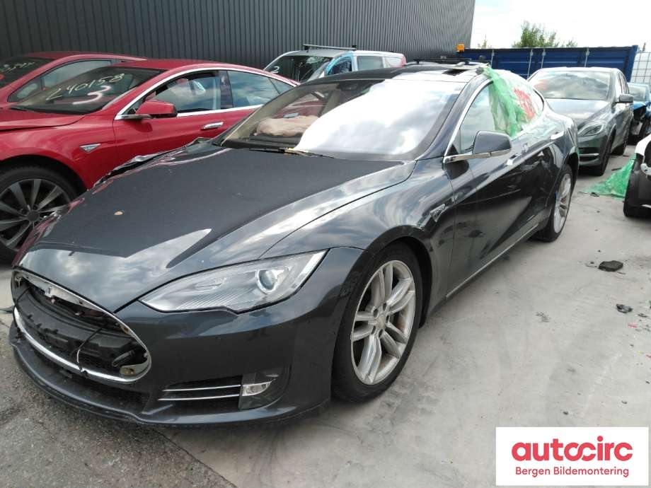 Tesla Model S, 2013-2016 (Fase 1) delebil, Motorkode: L1S
