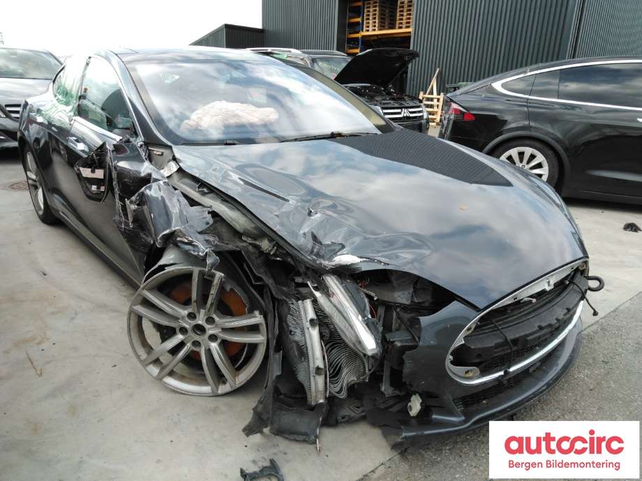 Tesla Model S, 2013-2016 (Fase 1) delebil, Motorkode: L1S