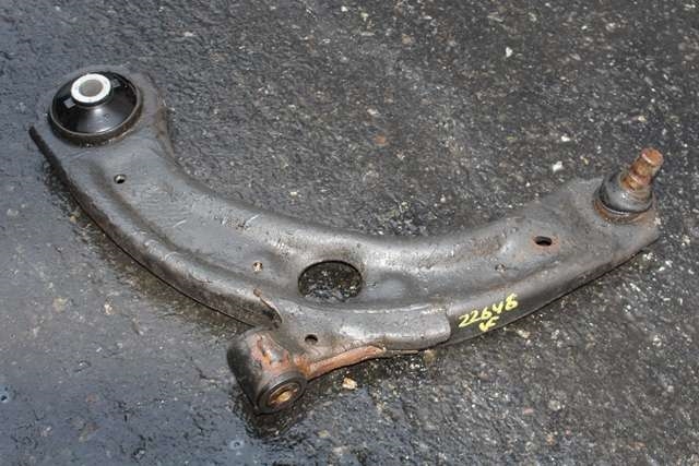 Bærebru venstre foran nedre til Mazda CX-3, 2015-2022, Motorkode: PE